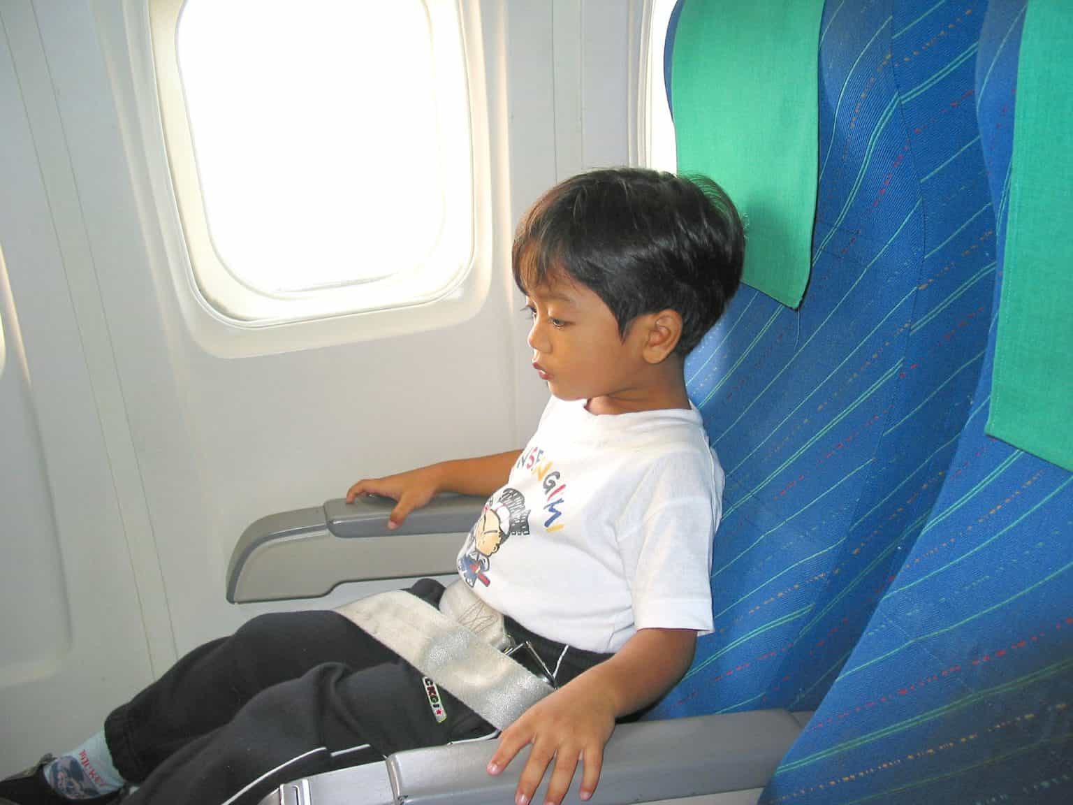 10+ Fun Airplane Activities for Your Toddlers on a Flight - Full Time Baby