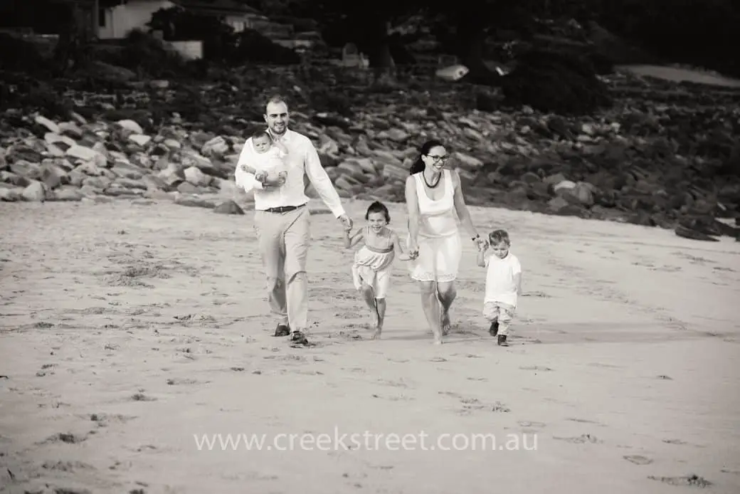 12 Tips For Taking Memorable Family Travel Photos - Full Time Baby